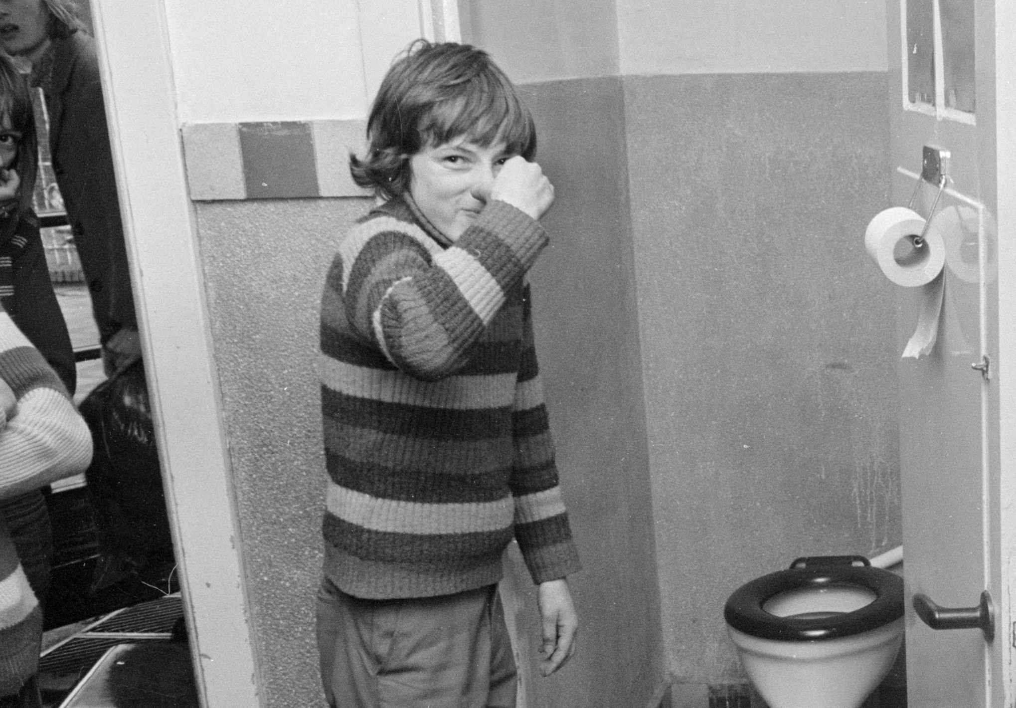 9 in 10 UK children have issues with poor school toilets | Venesta ...